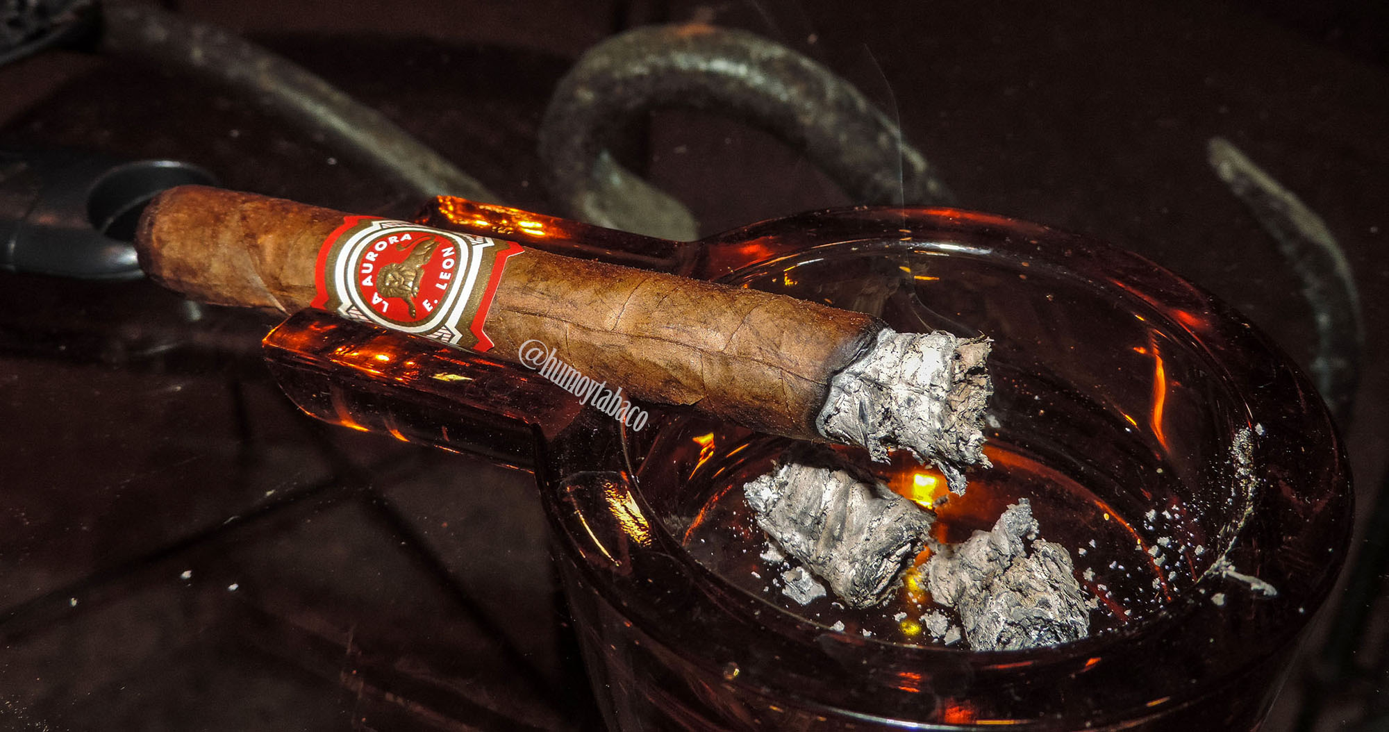 La Aurora – E. León (Lancero) – Humo y Tabaco