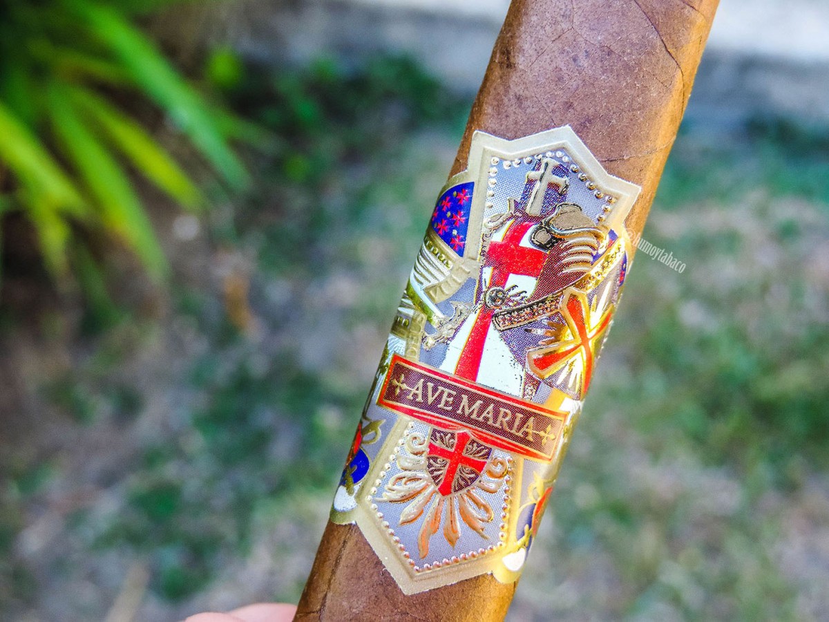 Ave Maria – Core Line (Crusader) – Humo y Tabaco