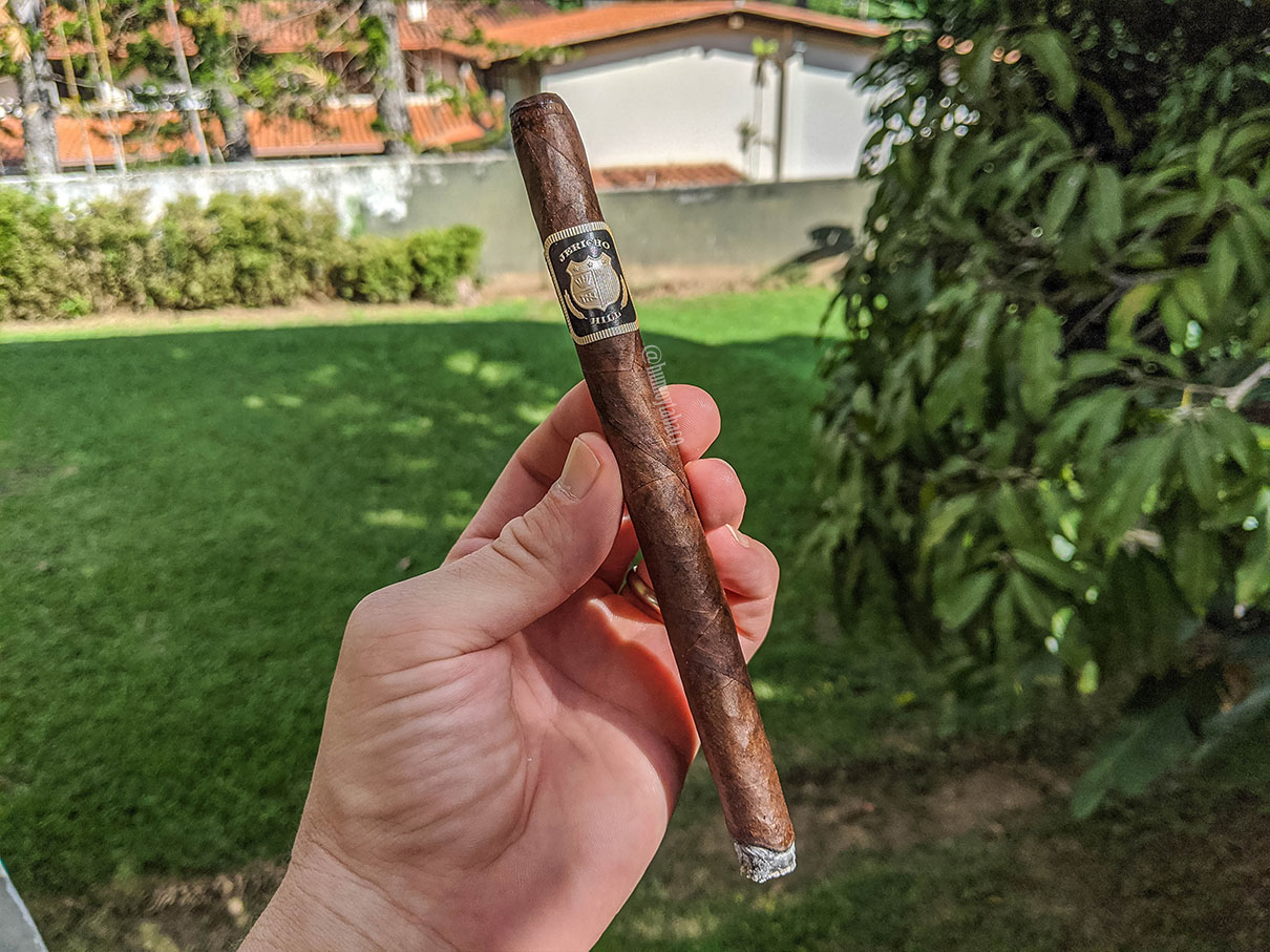 Crowned Heads – Jericho Hill (12 Honest Men) – Humo y Tabaco