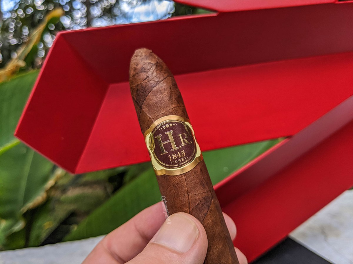 Hirochi Robaina – Signature (Belicoso) – Humo y Tabaco