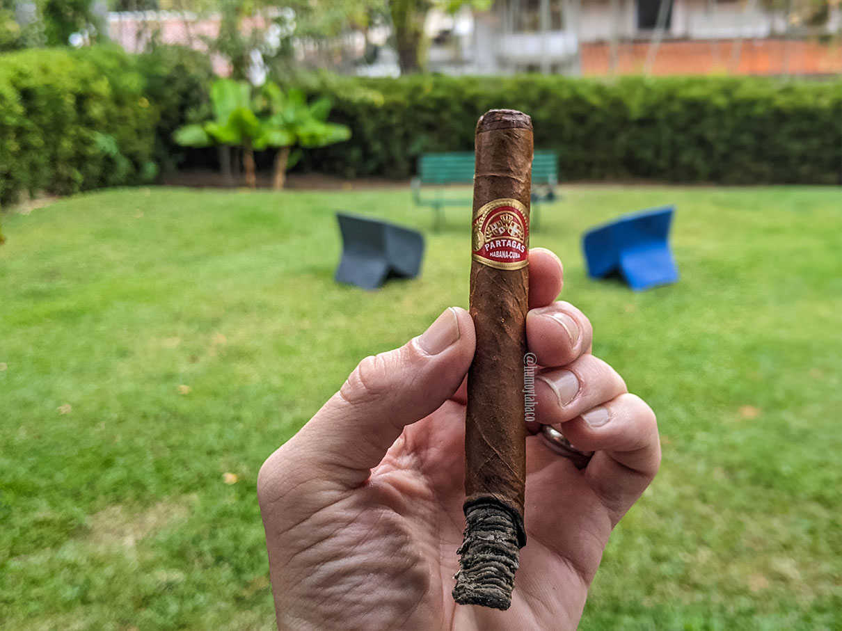 Partagas – de Luxe – Humo y Tabaco