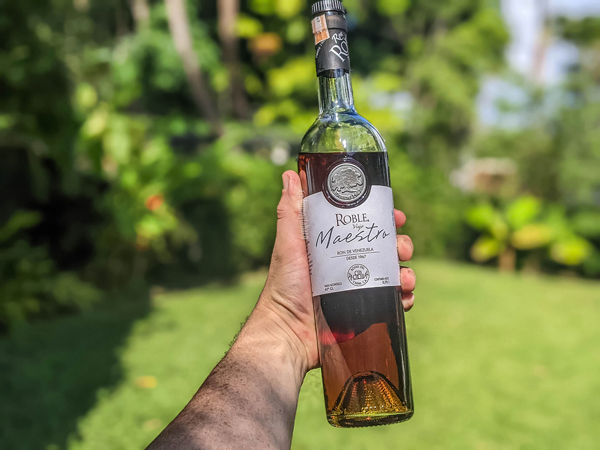 Ron: Roble Viejo Maestro – Humo y Tabaco