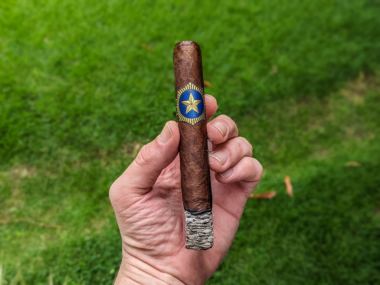Dunbarton – Stillwell Star (Bayou No. 32) (Toro) – Humo y Tabaco