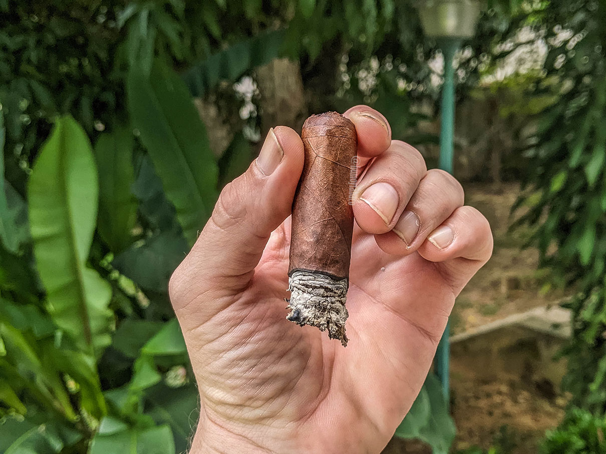 Dunbarton – Stillwell Star (Bayou No. 32) (Toro) – Humo y Tabaco