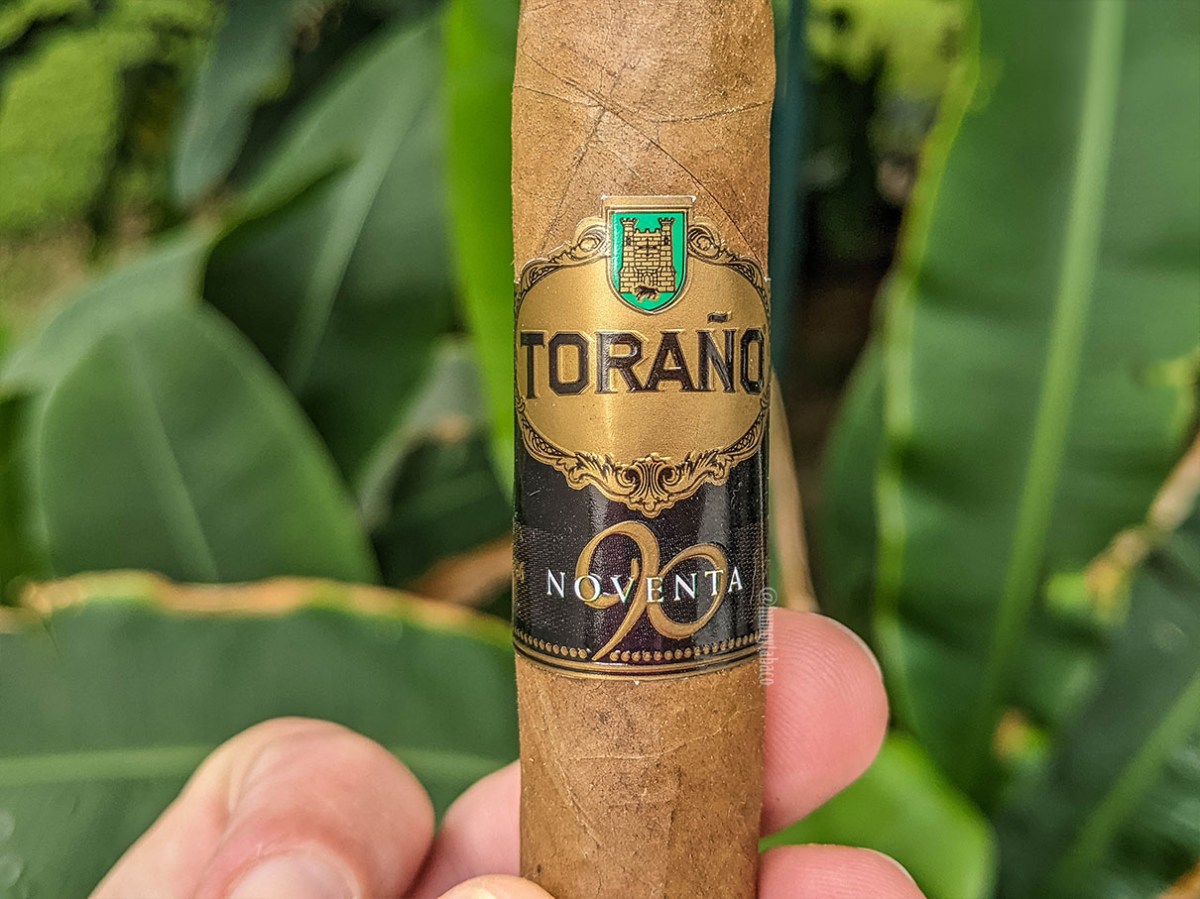 Toraño – Noventa (Robusto) – Humo y Tabaco