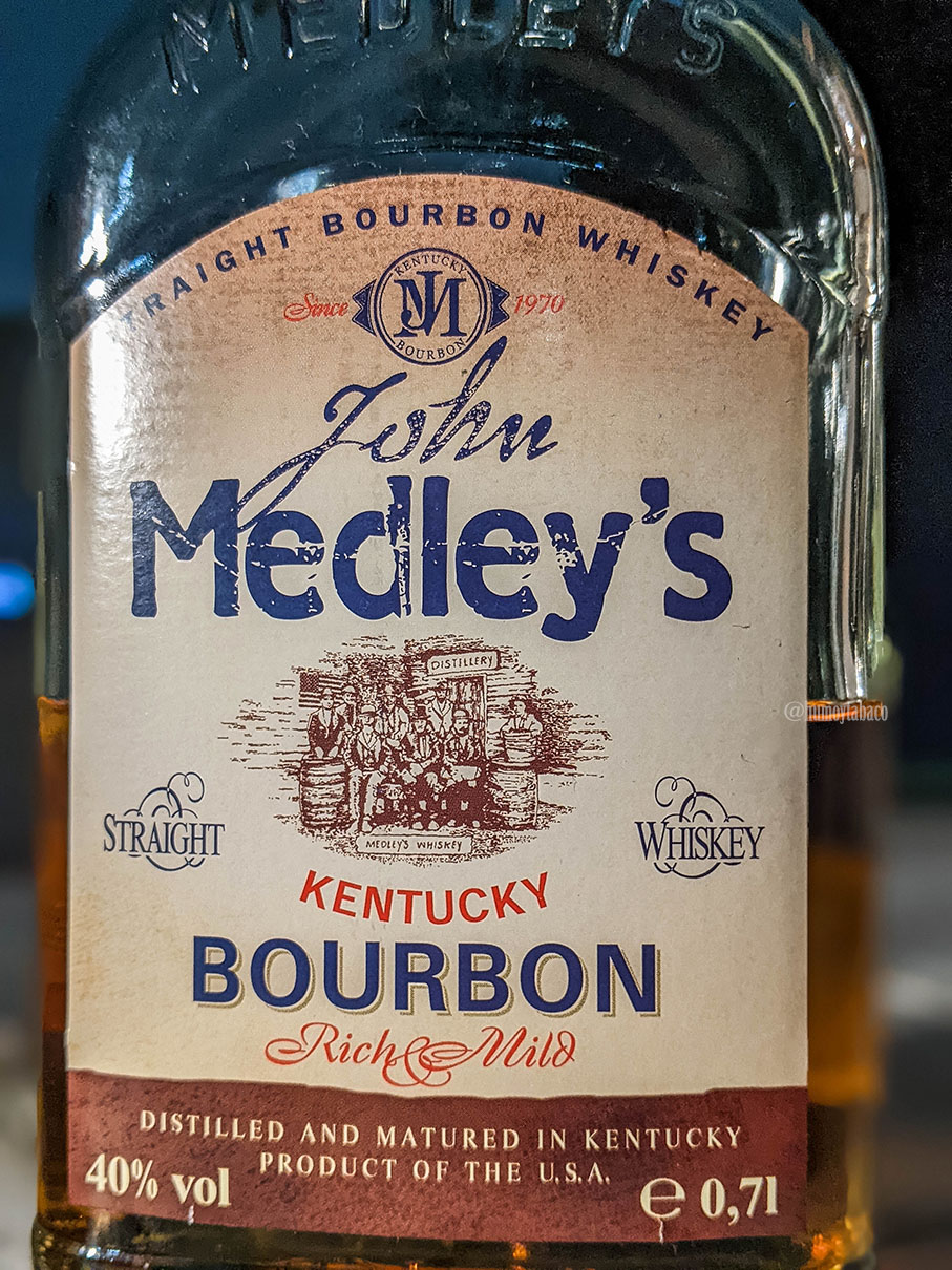 Whiskey: John Medley’s Kentucky Bourbon – Humo y Tabaco