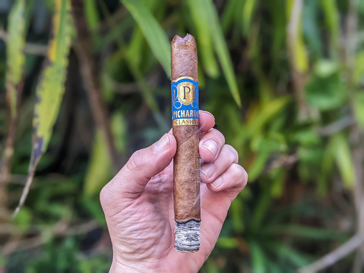 Tiago – Clásico (Toro) – Humo y Tabaco
