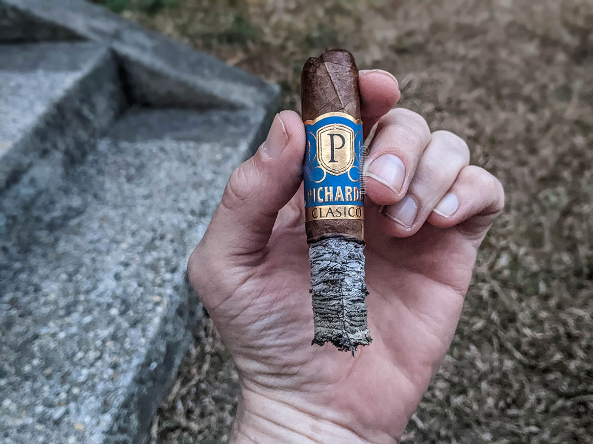 Tiago – Clásico (Toro) – Humo y Tabaco