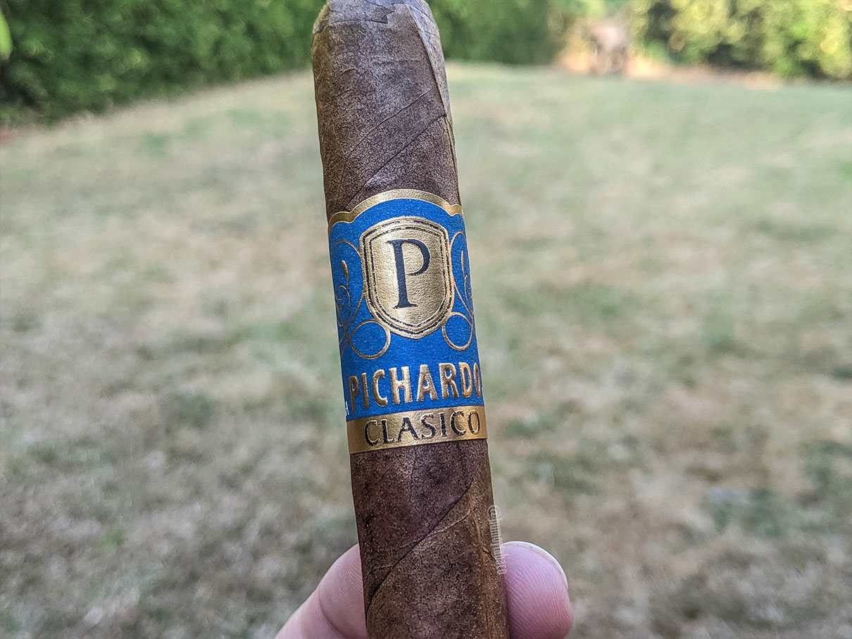Tiago – Clásico (Toro) – Humo y Tabaco