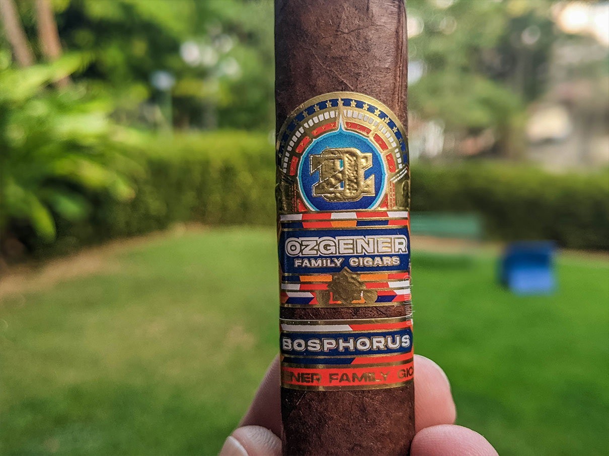 Ozgener – Bosphorus (B-55) – Humo y Tabaco