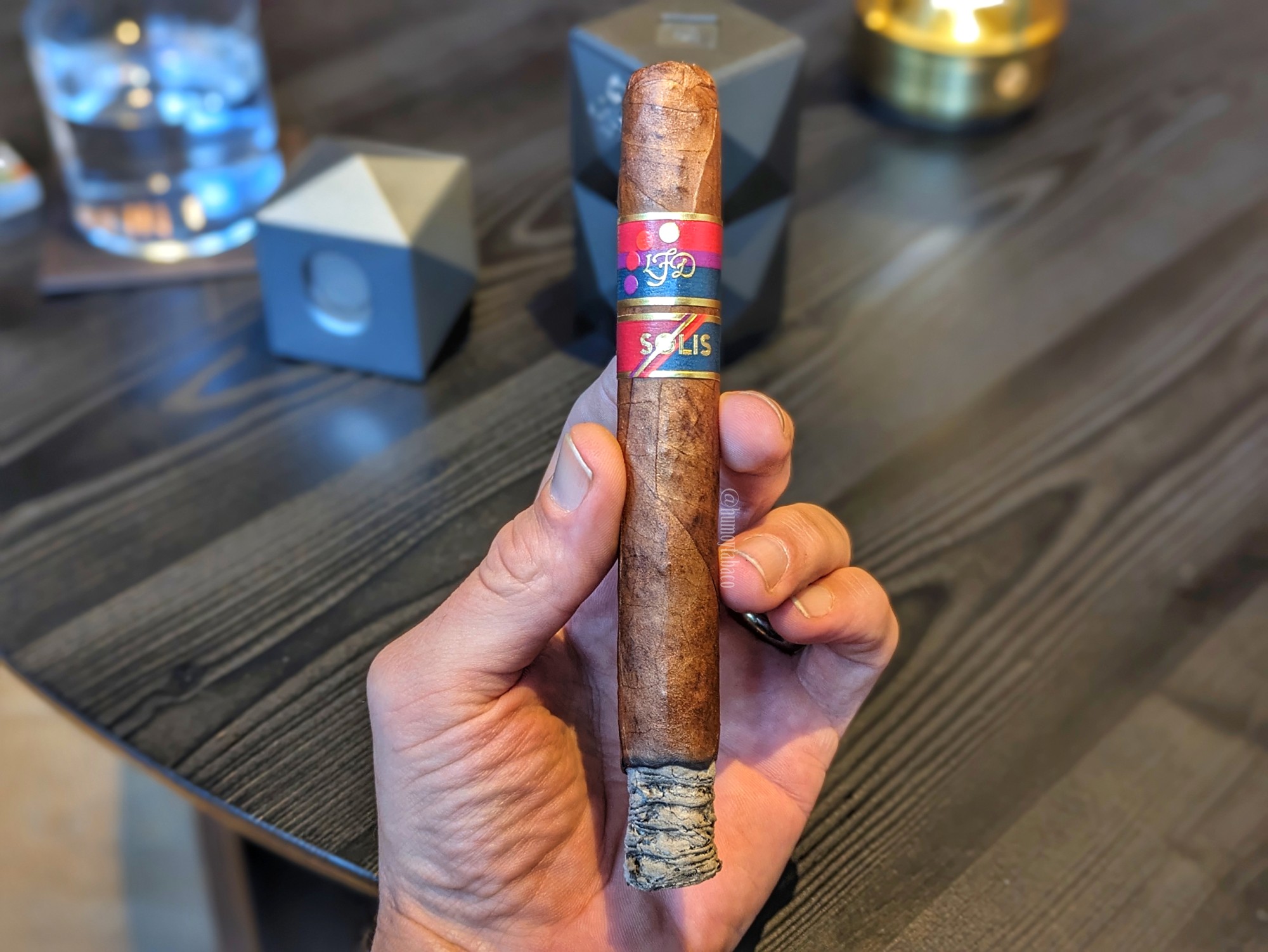 La Flor Dominicana – Solis (Toro Extra) – Humo y Tabaco