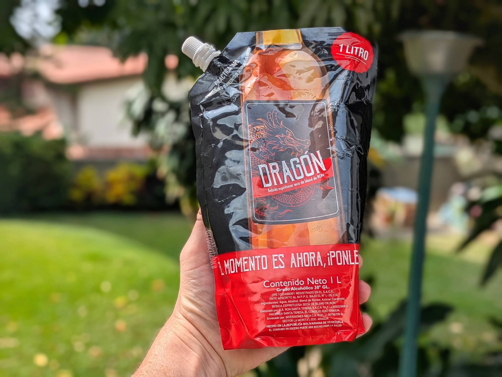 (Licor de) Ron: Dragón – Humo y Tabaco