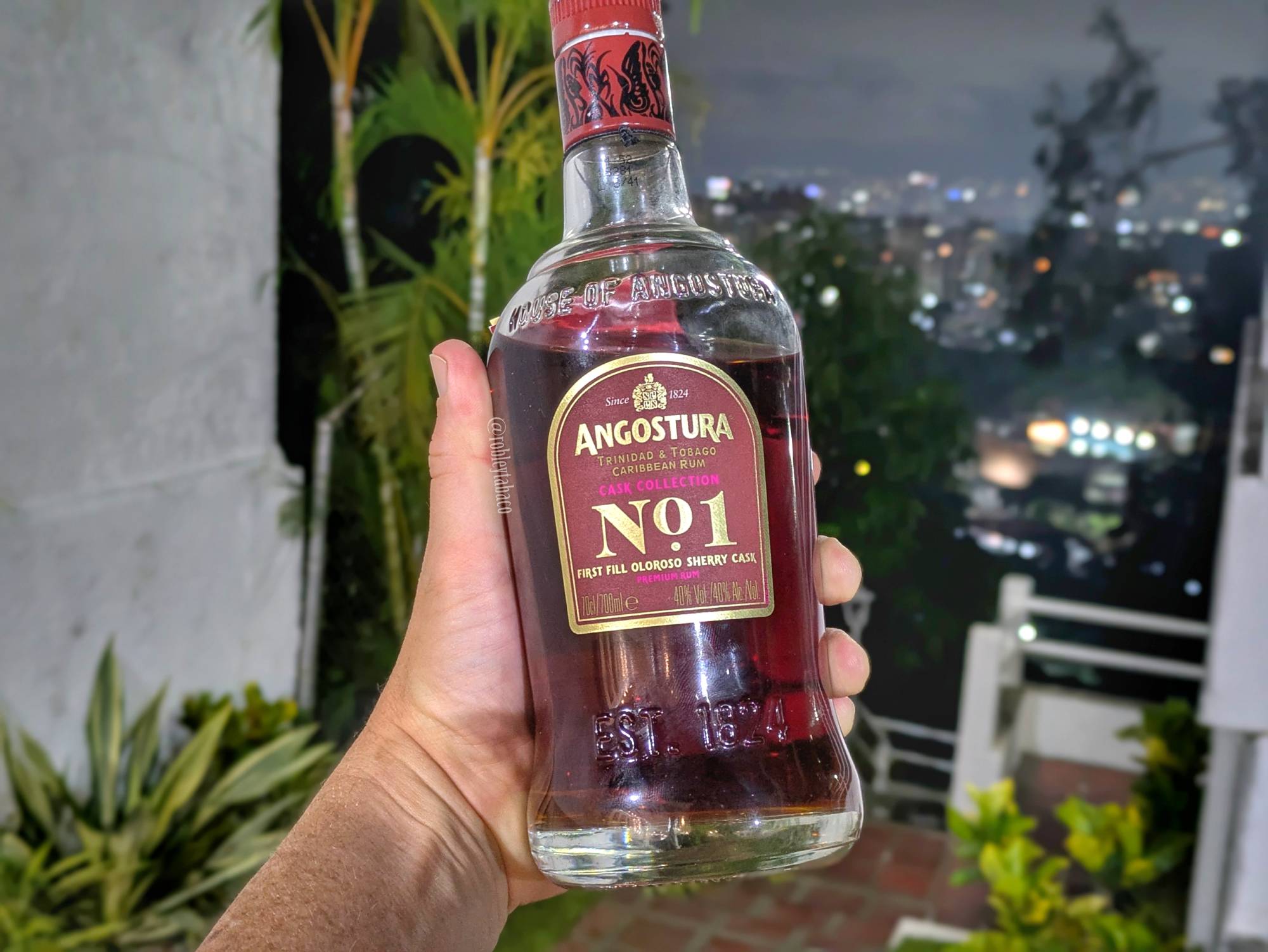 Ron: Angostura No. 1 Cask Collection Oloroso Sherry – Humo y Tabaco
