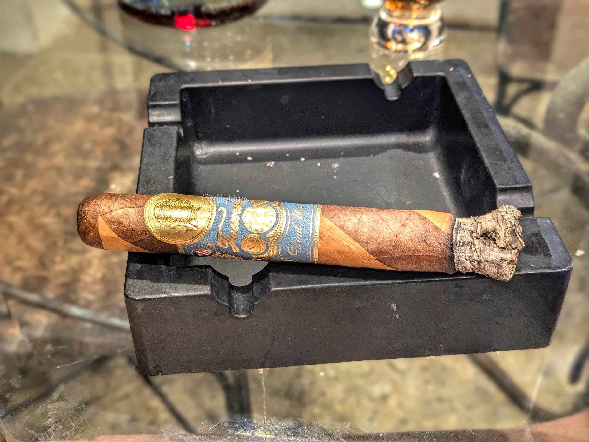 Founders – Signature Dual Wrap (Toro) – Humo y Tabaco