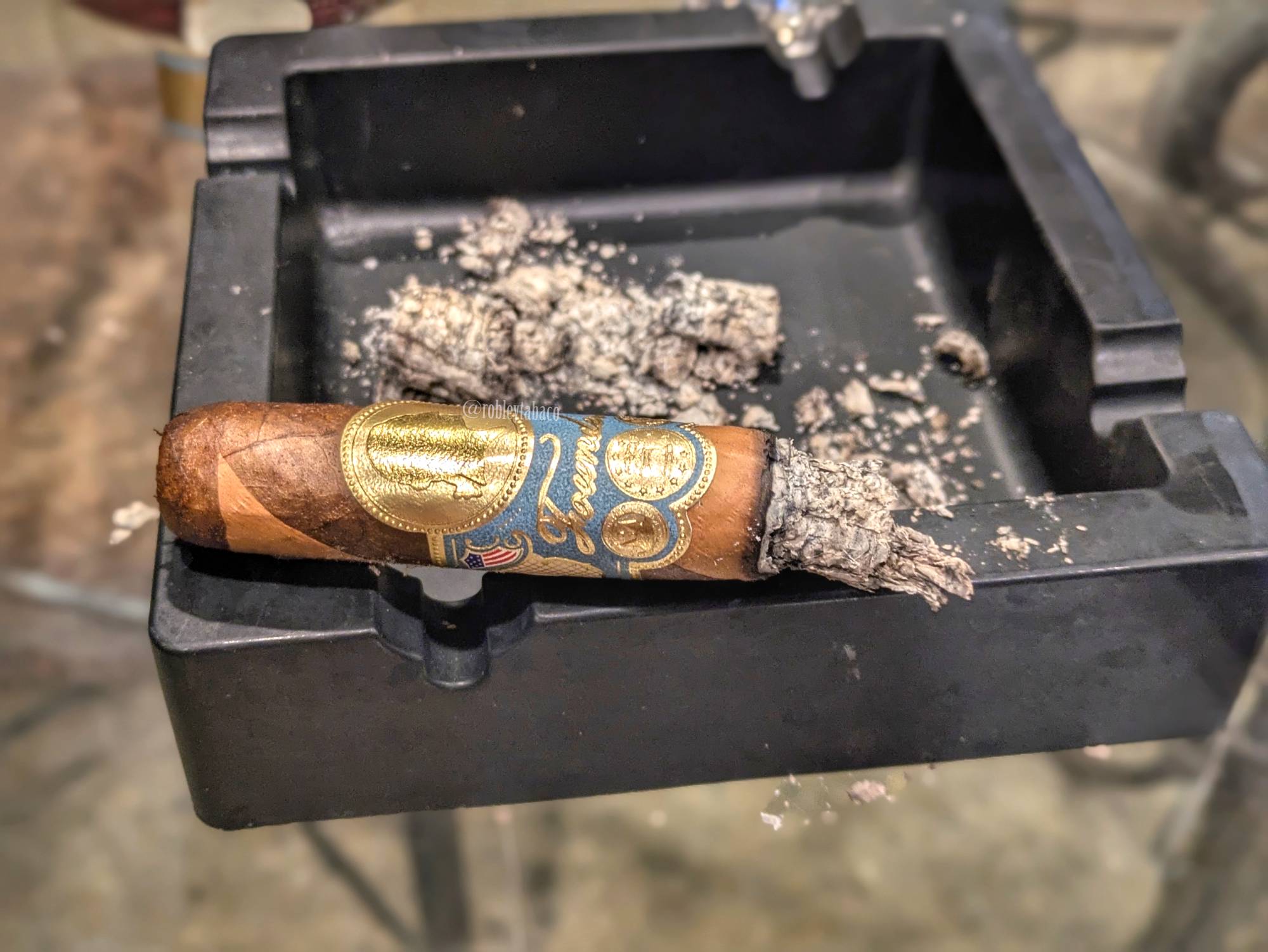 Founders – Signature Dual Wrap (Toro) – Humo y Tabaco